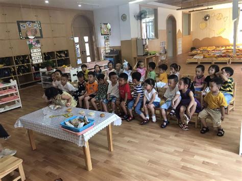 小五班开展中秋月饼分享会活动 班级新闻 永嘉县第三幼儿园
