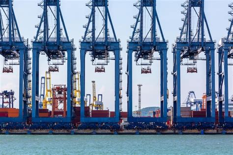 Premium Photo Industrial Port Crane Lift Up Loading Import Export