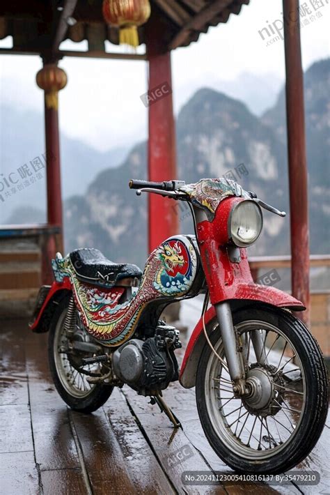 Ai创作图摩旅 怀旧摩托车 怀旧摩托 房边摩托 摩游 铁皮摩托车 红色摩托车 摩托车普利珠 摩托车摆设 幸福牌摩托车 80年代摩托车 摩托自驾 旅行摩托车 房前摩托 传统摩托车nipic