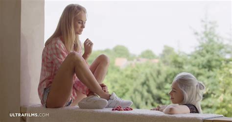 Hot Blondes Kissing In Bed