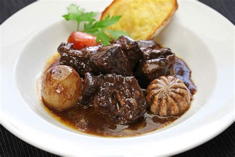 비프 부르기뇽 세상에서 제일 맛있는 소고기 요리 식사고민