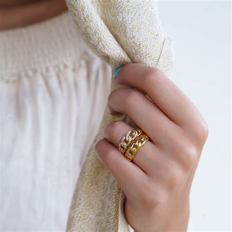 معرفی انگشتر طلا کارتیه تاریخچه، مشخصات و قیمت