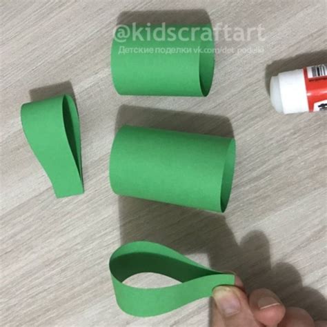 Лягушка на кувшинке