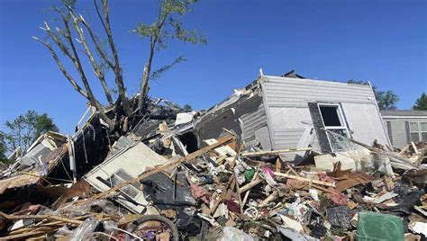 Storms Batter The Midwest Bringing Tornadoes Hail And Strong Winds