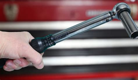 Torque Wrench Vs Socket Wrench Which Tool Is Right For You