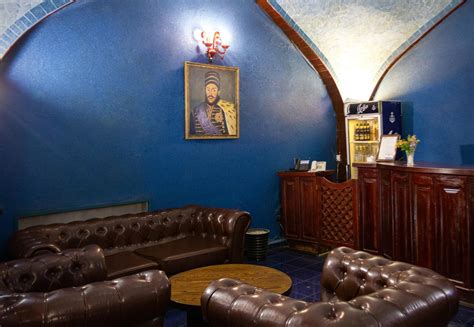 Royal Bath • სამეფო აბანო შეუკვეთეთ გამაგრილებელი სასმელები ნომერში