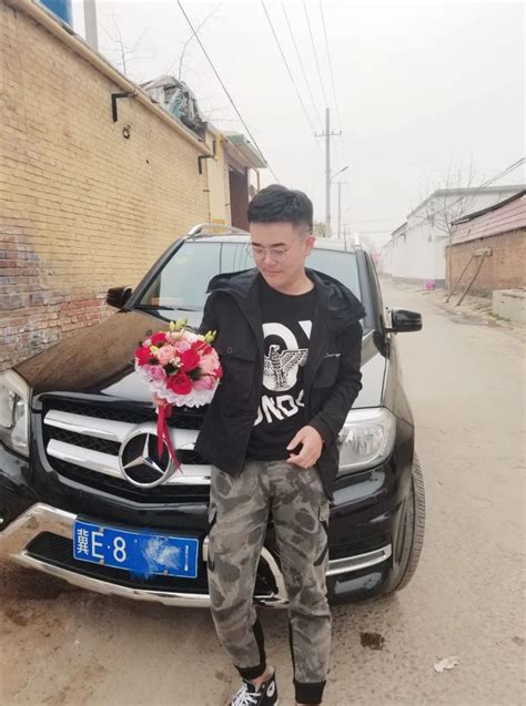 邢台123：富二代开奔驰求婚 女子 “我男朋友刚骑电动车来已经把我我走了”