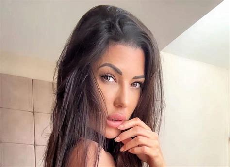 Alexa Tomas Biography 25 Photos Age Height Real Name Instagram