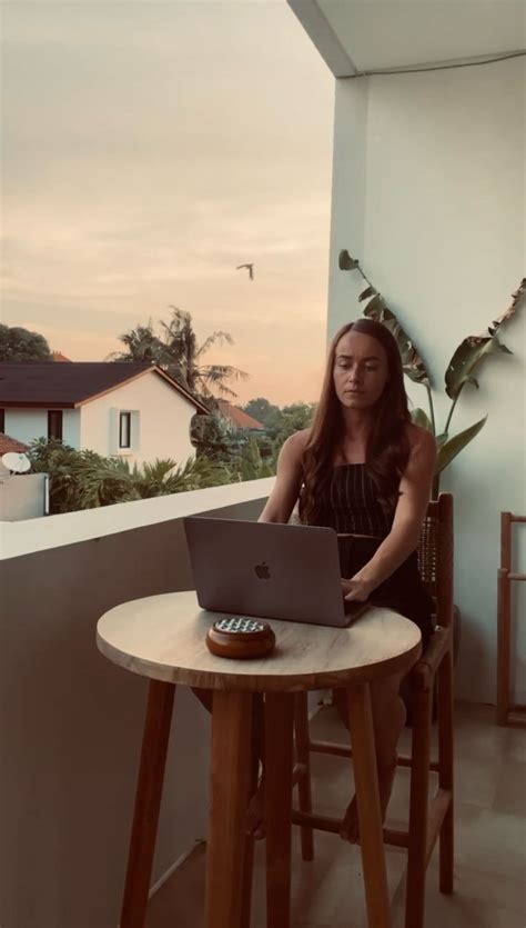 Start Earning 5k15kmonth Closing Deals Online 💻🌴 Not Long Ago I