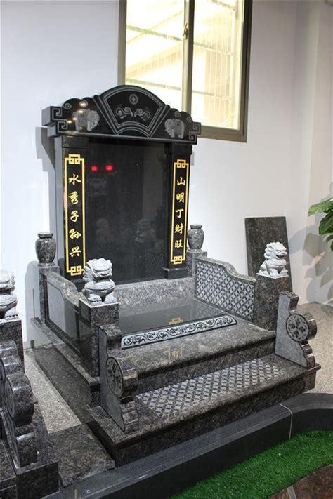 现代常见的墓碑七字对联有哪些 中式墓碑，国内墓碑，家族墓碑，陵园墓葬石雕艺术生产雕刻厂家 福建惠安富士熙和石业有限公司