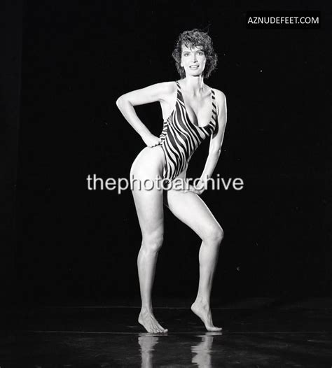 Toni Naples Feet Aznudefeet