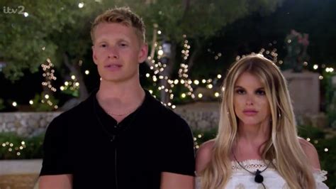 Love Islands Most Awkward Exit Interview Yet Fans In Hysterics As