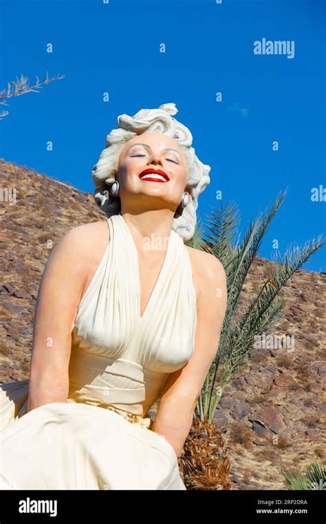 Sculpture Statue Of Marilyn Monroe Forever Marilyn Seward Johnson Palm