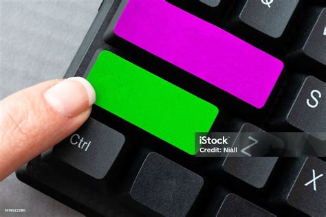 최종 사용자 사용권 계약서 작성 새 네트워크 암호 입력 새로운 학습 인터넷 연결 구조 프로그램 운영 프로세스 프로그래밍 기술 제어에 대한 스톡 사진 및 기타 이미지 Istock