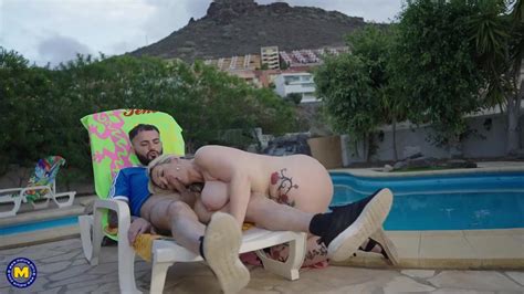 Naked Woman Having Sex With The Pool Cleaner Cnn Amador