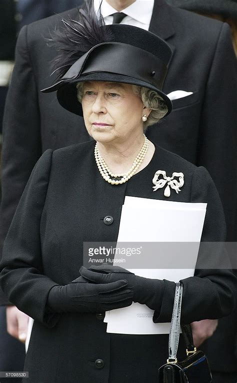 Queen Elizabeth Ii Watches As The Queen Mother S Coffin Is Driven Artofit