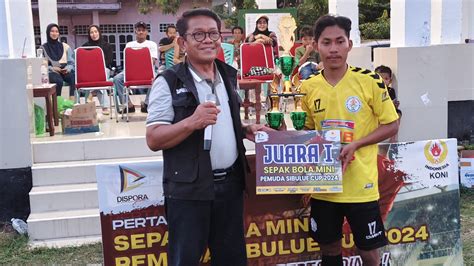 Teriakan Sipakariomi Menggema Sambut Amir Mahmud Di Lapangan Maroangin