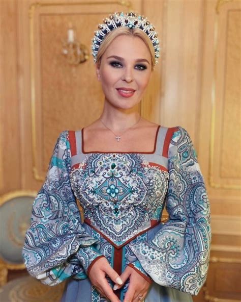 Пелагея в платье без нижнего белья поделилась редким селфи с дочкой которая растёт её копией