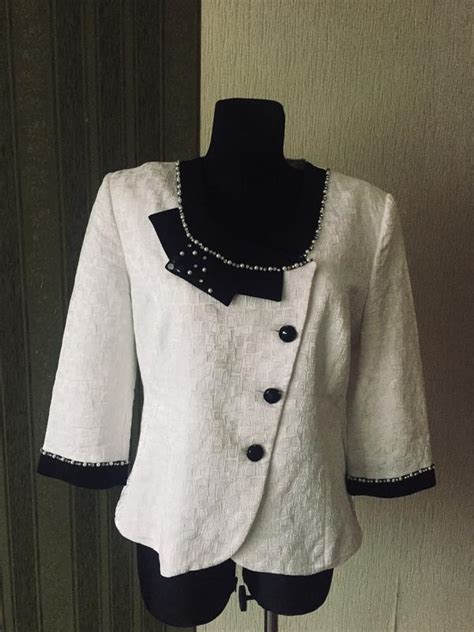 Світлий ошатний пиджак — ціна 264 грн у каталозі Піджаки і жакети Купити жіночі речі за