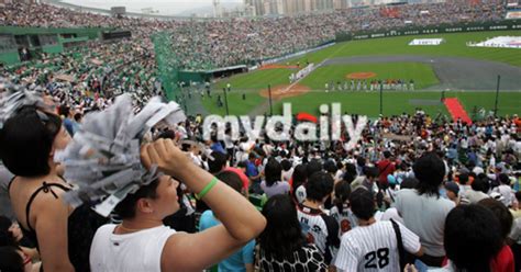 프로야구 올스타전 선수와 관중 하나된 진정한 축제