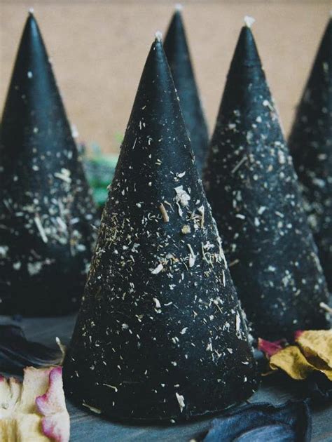 Ведьмина свеча с травами