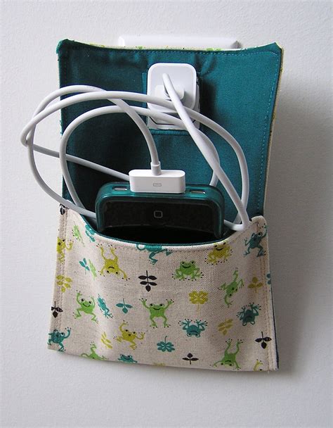 Betula Loo Phone Charging Pocket Tutorial