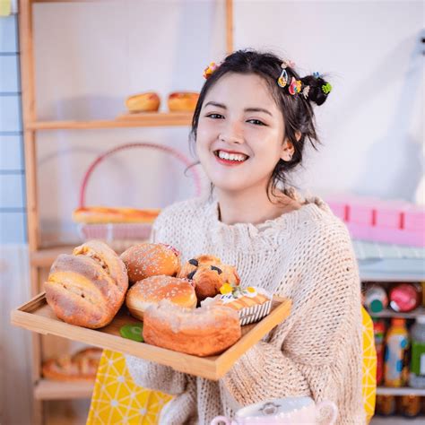 Puta Ăn Gì TikToker triệu follow chủ đề ẩm thực GOLIVE VN THÔNG TIN GIẢI TRÍ DÀNH CHO GIỚI TRẺ