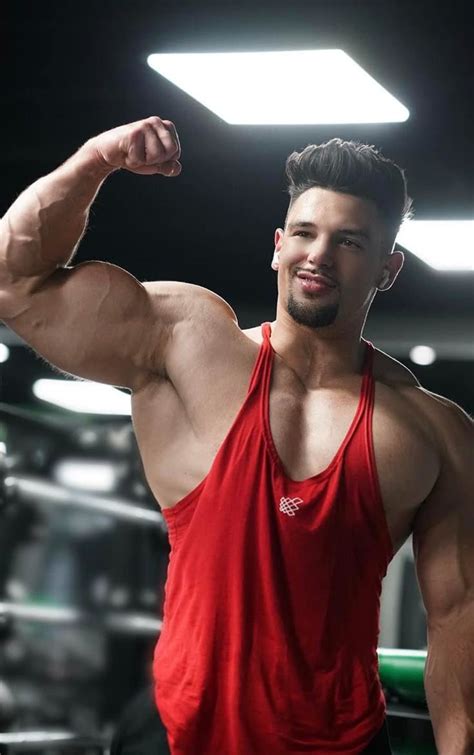 Pin By Tobias Cordingley On 15 Jamar Pusch Gym Guys Gym Men