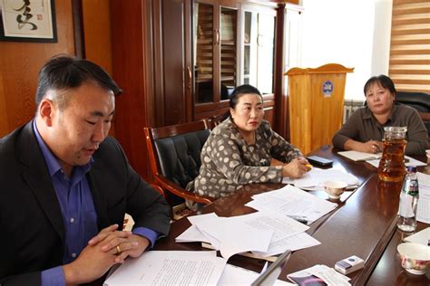 Аймгийн иргэдийн Төлөөлөгчдийн Хурлын Тэргүүлэгчид хуралдлаа