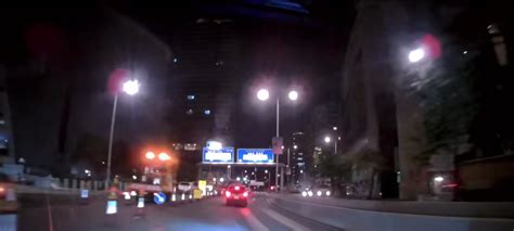 車cam直擊｜的士疑衝燈與貨車相撞 飛出石屎擊中四車 網民直言：自殺式襲擊 Ezone