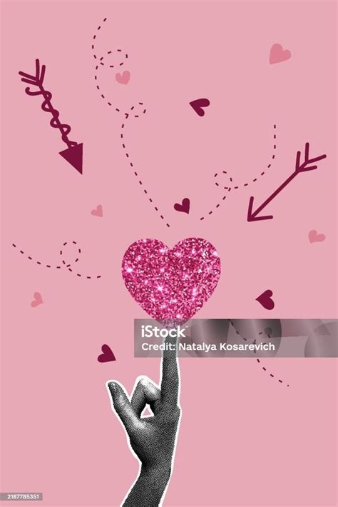 트렌디한 하프톤 콜라주 분홍색 반짝이 하트와 화살표가 있는 하프톤 손의 이미지입니다 발렌타인 데이 3 월 8 일 콜라주 스타일의 엽서 80 년대의 트렌디 한 복고풍 콜라주