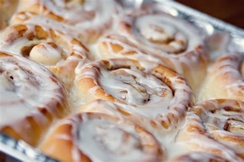 Cara Cooks Cinnamon Rolls