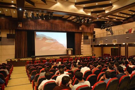 اکران فیلم سینماییهناس در دانشکدگان فارابی دانشگاه تهران خبرگزاری حوزه