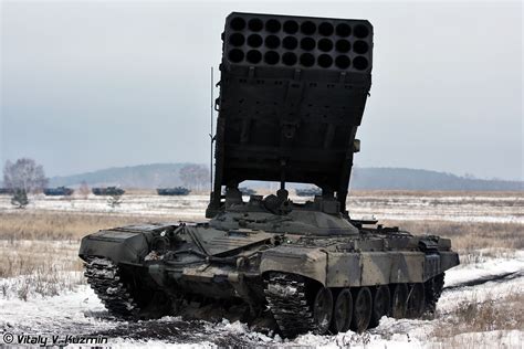 Тяжелая огнеметная система тос 1а буратино Один полный залп превращает огромную площадь в