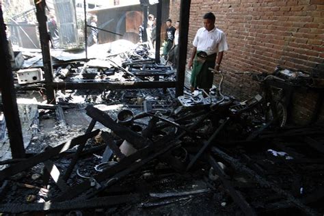 မနၱေလးတြင္ မီးေလာင္၊ အိမ္ ၄ လံုး ဆံုးရံႈး Thit Htoo Lwin Daily News