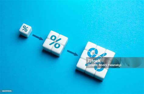 할인율이 높아지고 있습니다 예금에 대한 높은 수입 재무 계획 재정적 이익을 극대화합니다 매력적인 거래 및 수익성 있는 투자 기회 제공 요금 가격에 대한 스톡 사진 및 기타