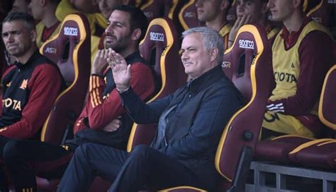 Мурињо би го продолжил договорот со Рома 24 Fudbal