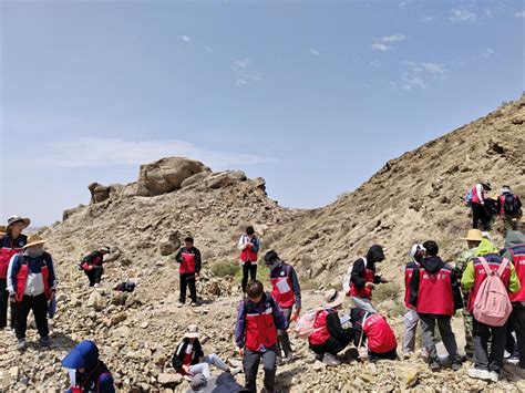 职业教育活动周地质学院开展野外地质填图实习 甘肃工业职业技术学院地质学院