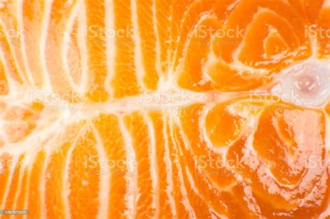 신선한 연어 생선 질감의 사진을 닫습니다 붉은 생선 고기 배경 오메가 3 비타민 건강한 라이프 스타일 천연 채식 주의 식품 맨 위 보기입니다 건강한 생활방식에 대한 스톡