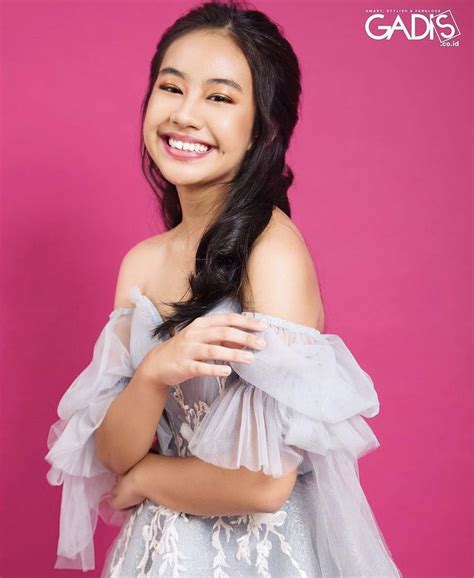 Gadis Sampul 2021 Gadis Berenang