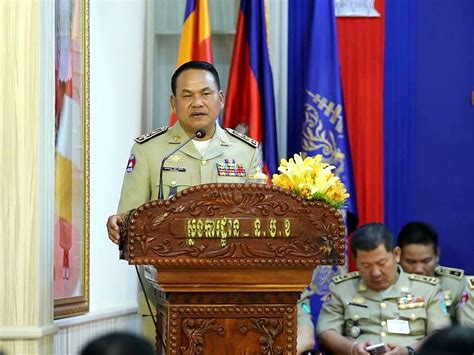 ឯកឧត្តម នាយឧត្តមសេនីយ៍ ស ថេត ជួបសំណេះសំណាលសួរសុខទុក្ខថ្នាក់ដឹកនាំ និងមន្ដ្រី