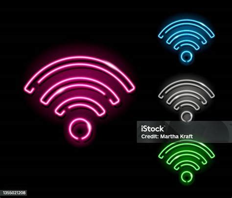 검은 색 배경에 고립 된 네 가지 색상의 네온 Wifi 기호 아이콘 세트 무선 인터넷 웹 와이파이 개념 야간 간판 스타일 벡터 10 Eps 그림 개념에 대한 스톡 벡터 아트