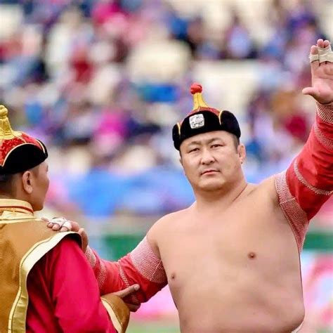 •𝓗𝓿𝓬𝓱𝓽𝓮𝓷• Аймгийн хурц арслан цолтойдоо улсын цол хүртэхийн төлөө олон жил зүтгэсэн Ш