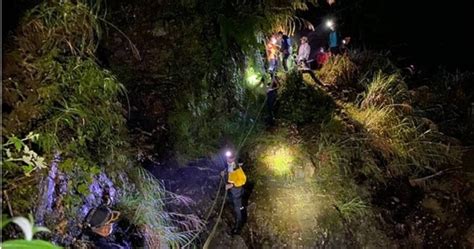 11登山客下山遇險1骨折 警消摸黑助通過5米高瀑布山壁成功救援 社會 Ctwant