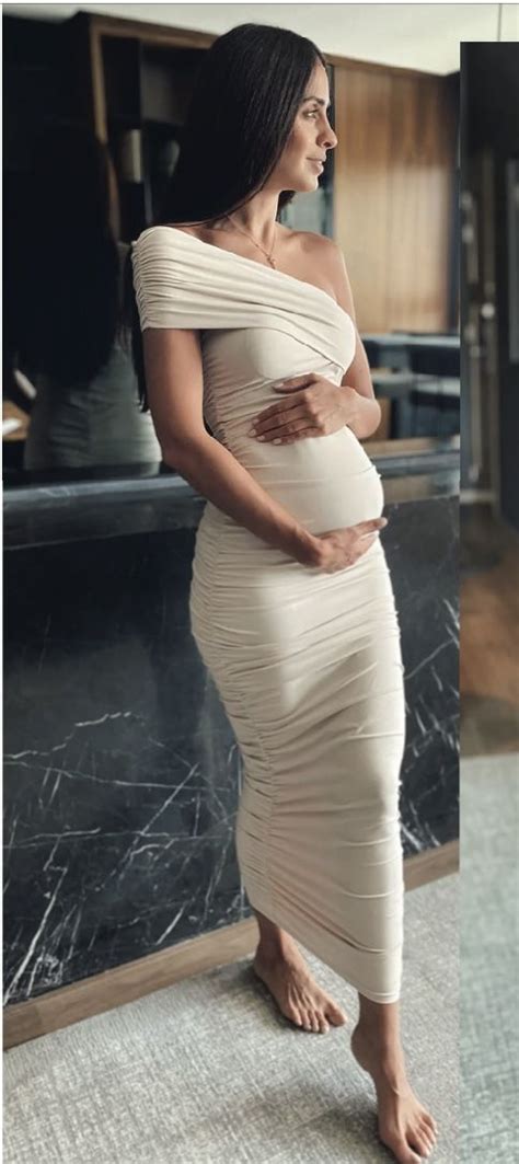 Pin De Angie Valeria Gutierrez Alfaro En H En 2025 Maternidad Elegante Ropa De Maternidad De