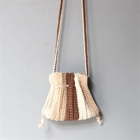 用毛线编织包包简单的针织小包包教程 伤感说说吧