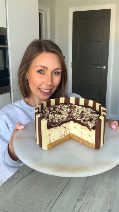 Eloise Head Cookies And Cream Cake At Amanda Worthen Blog