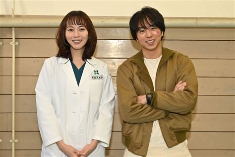 櫻井翔主演大病院占拠本編映像解禁 比嘉愛未との夫婦役2ショットも 2022年12月23日 動画1ページ目 ドラマ