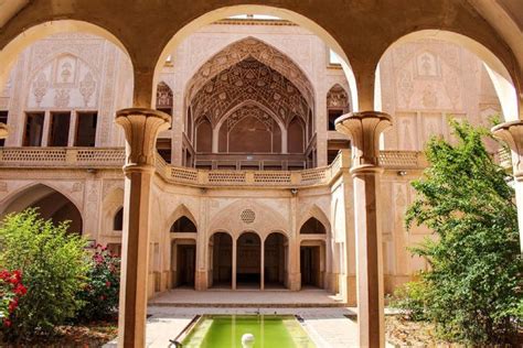 معرفی خانه تاریخی عباسیان ساعت کاری، قیمت بلیط و عکس وبلاگ شب