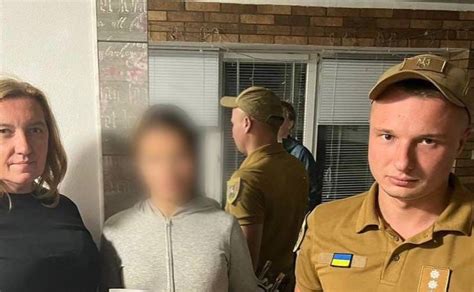 Поліція Київщини розшукала 17 річну зниклу дівчину з Гостомеля Вечірній Київ